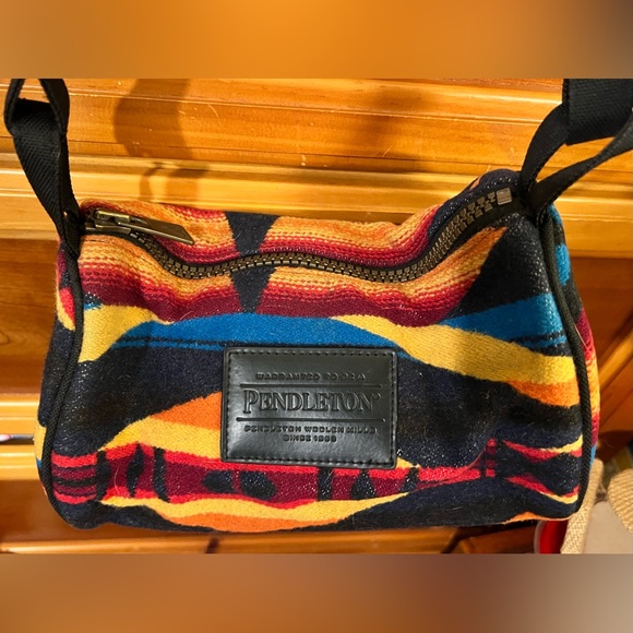 Pendleton | Bags | Pendleton Native American Crossbody Purse Colors Are ...